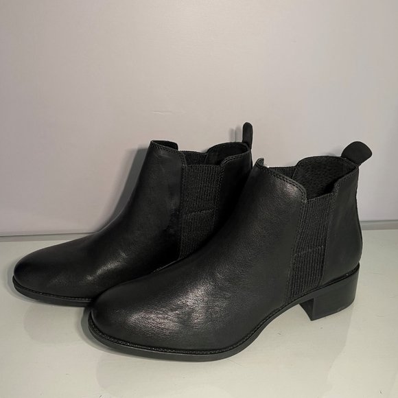me too | Shoes | Me Too Black Leather Chelsea Boots Size | Poshmark